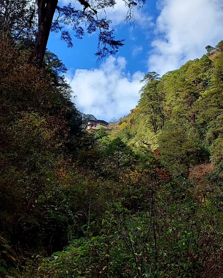 Chumphu Nye – Between sky and earth – Dorji Wangchuk