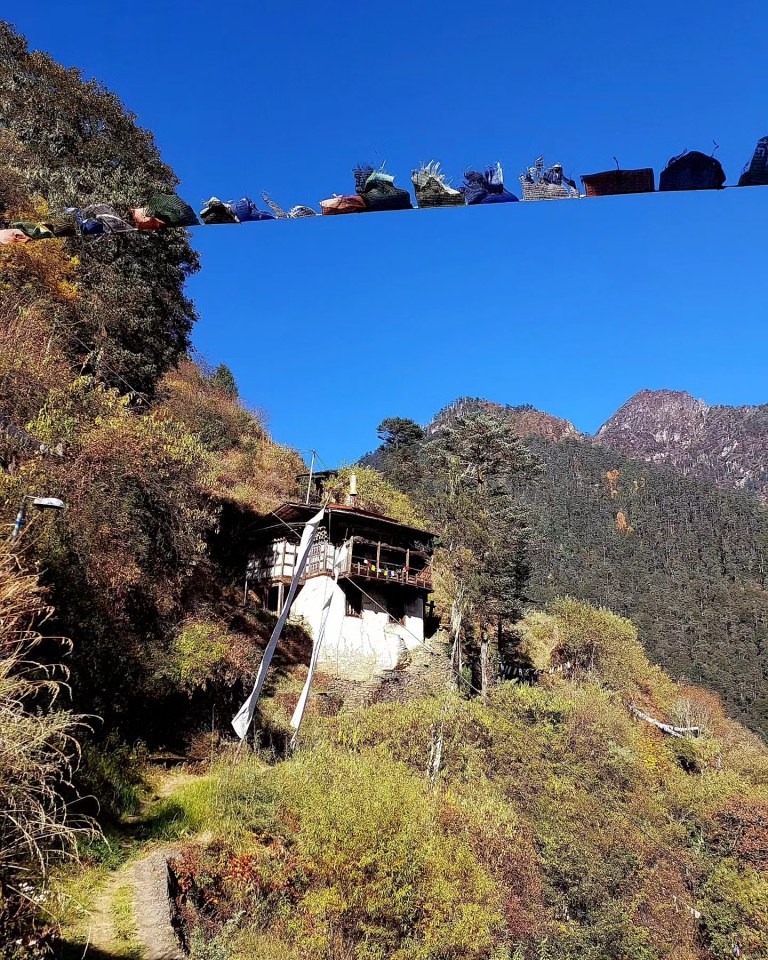 Chumphu Nye – Between sky and earth – Dorji Wangchuk